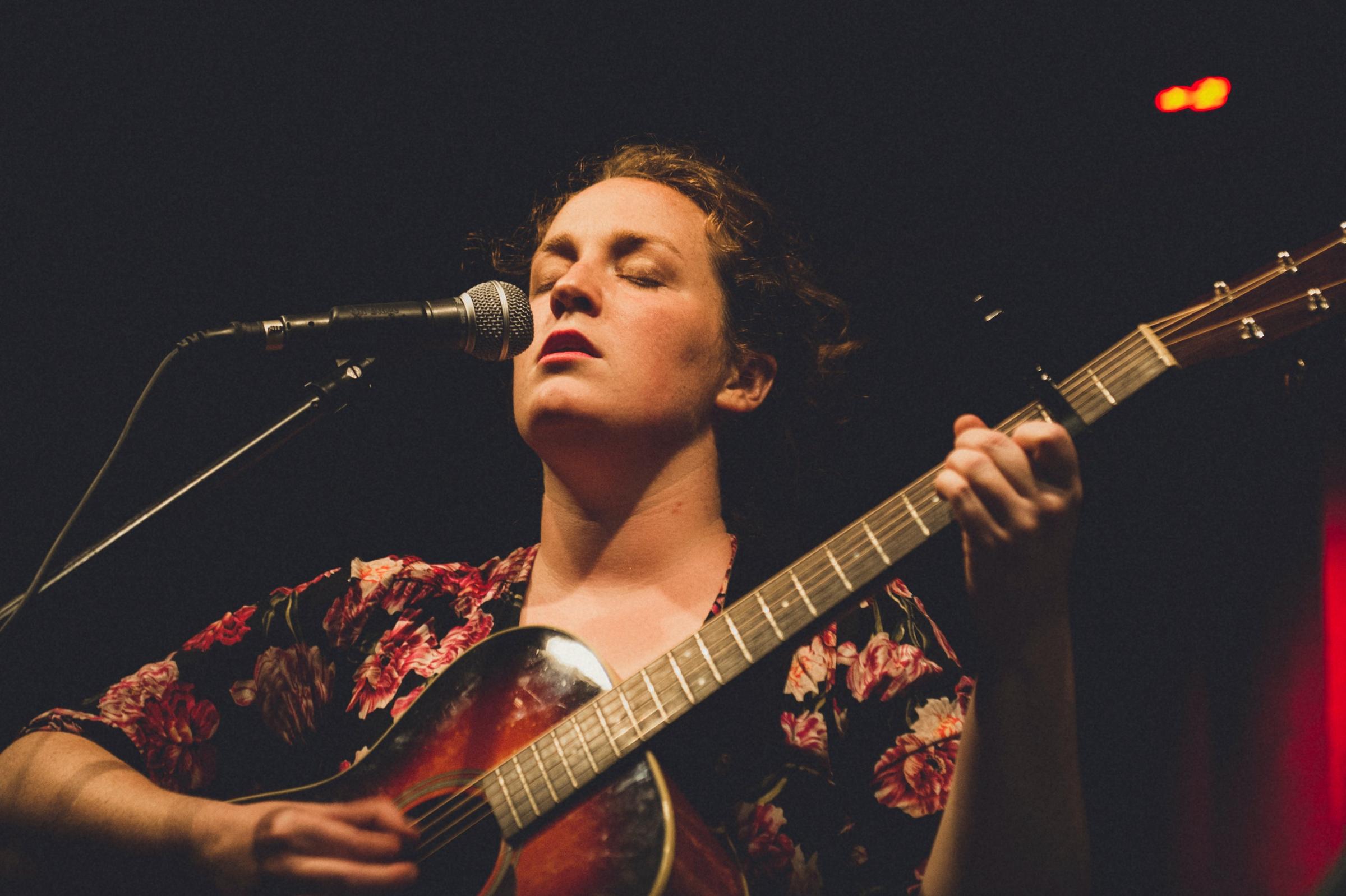 Hannah Kaminers nya album "Heavy on The Vine" finns ute nu - Rootsyland